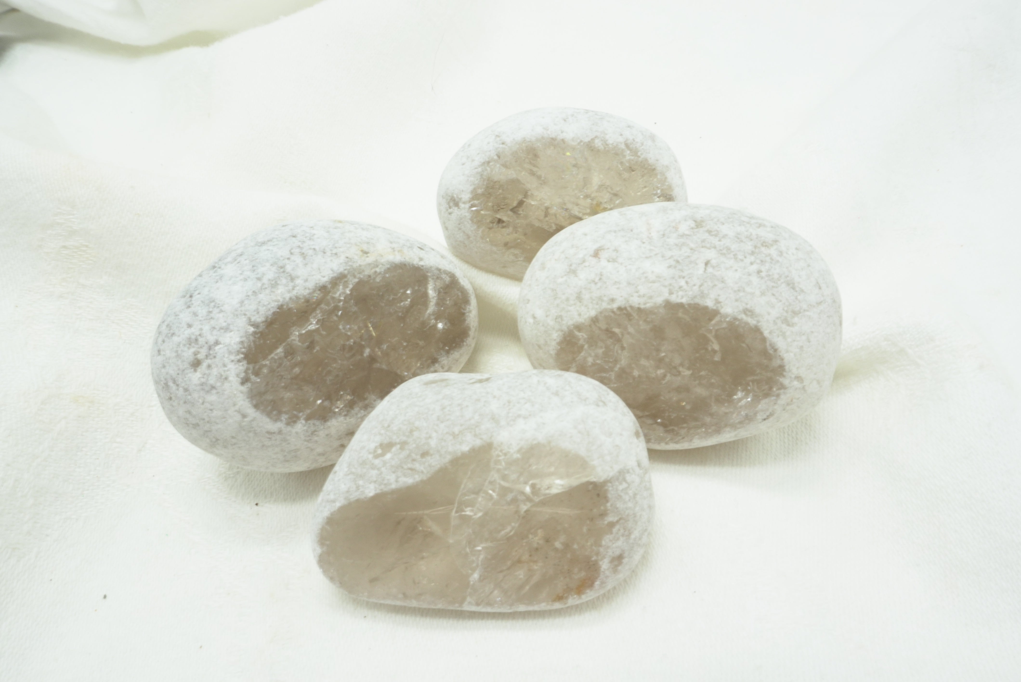 EMMA EGGS QUARTZ FUME – Ambiance Minéraux